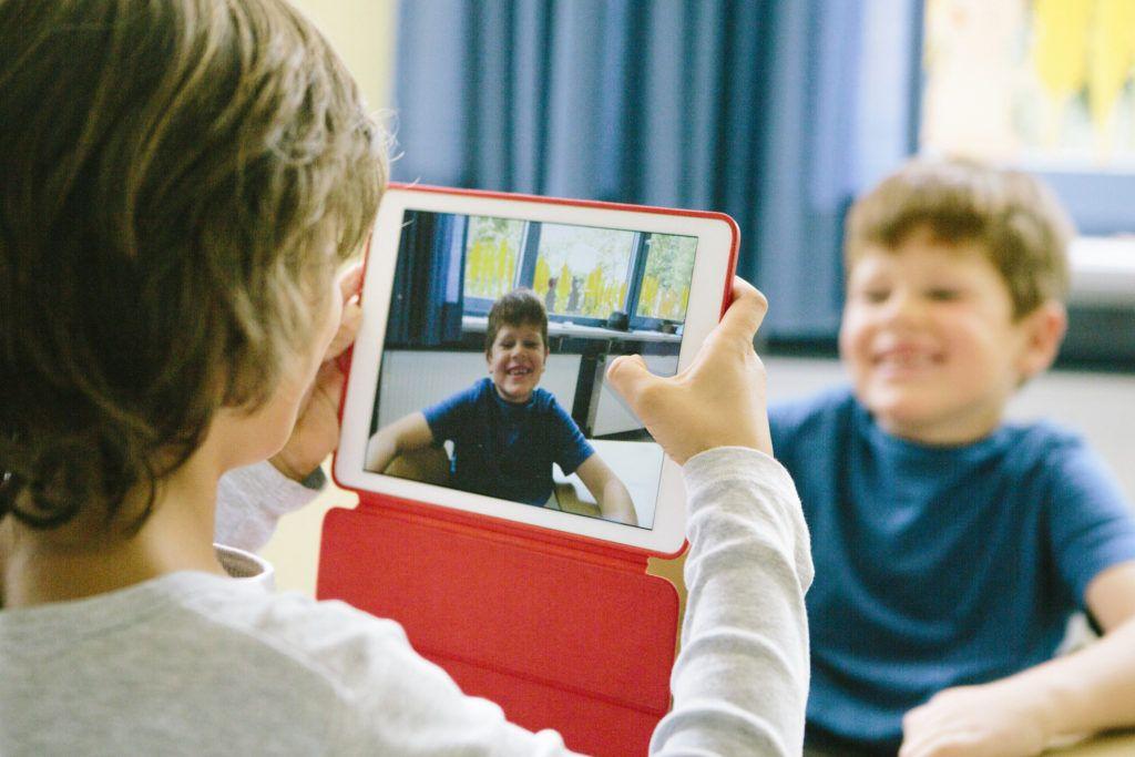 EYFS Computing: Taking photographs of play lesson plans | Kapow Primary