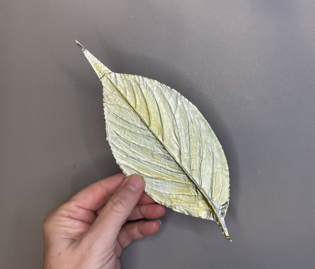Christmas craft: EYFS Leaf foil art - Kapow Primary